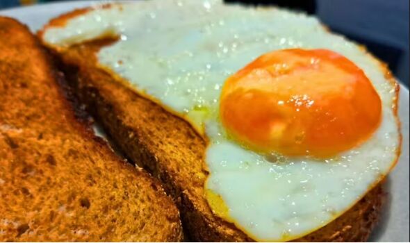 Fried eggs are better if you ditch olive oil and butter for a simpler ...