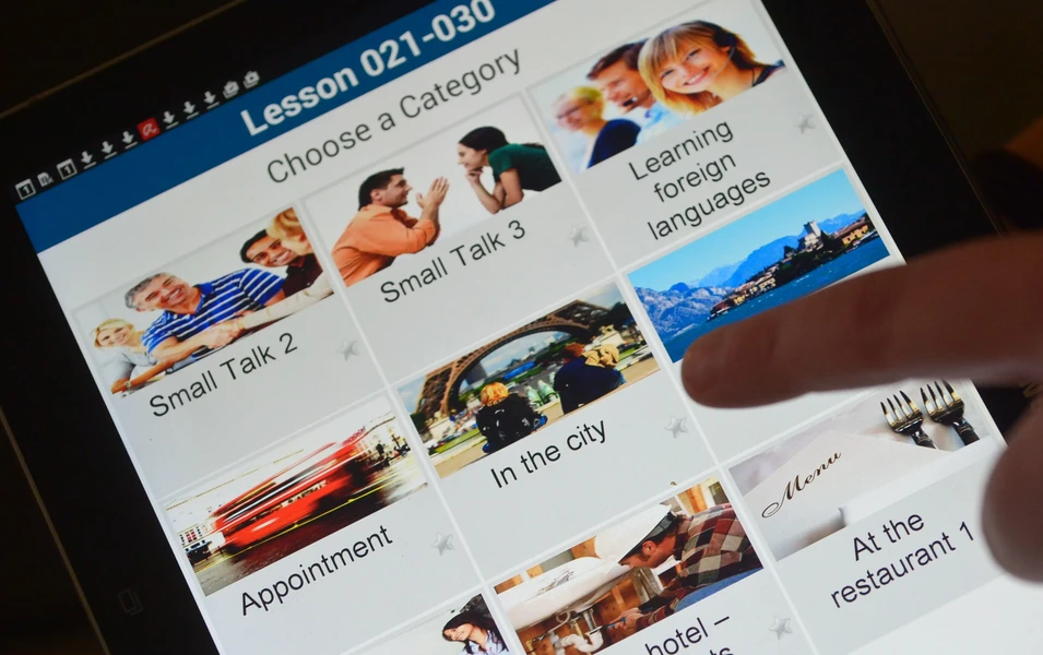 Learning languages in the digital age