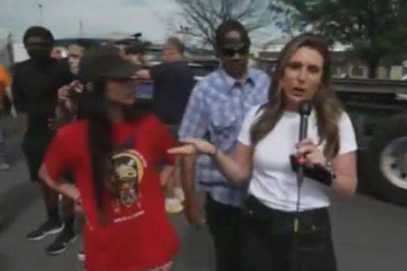 Fox News breaking alert thrown into chaos as reporter gets called a ...