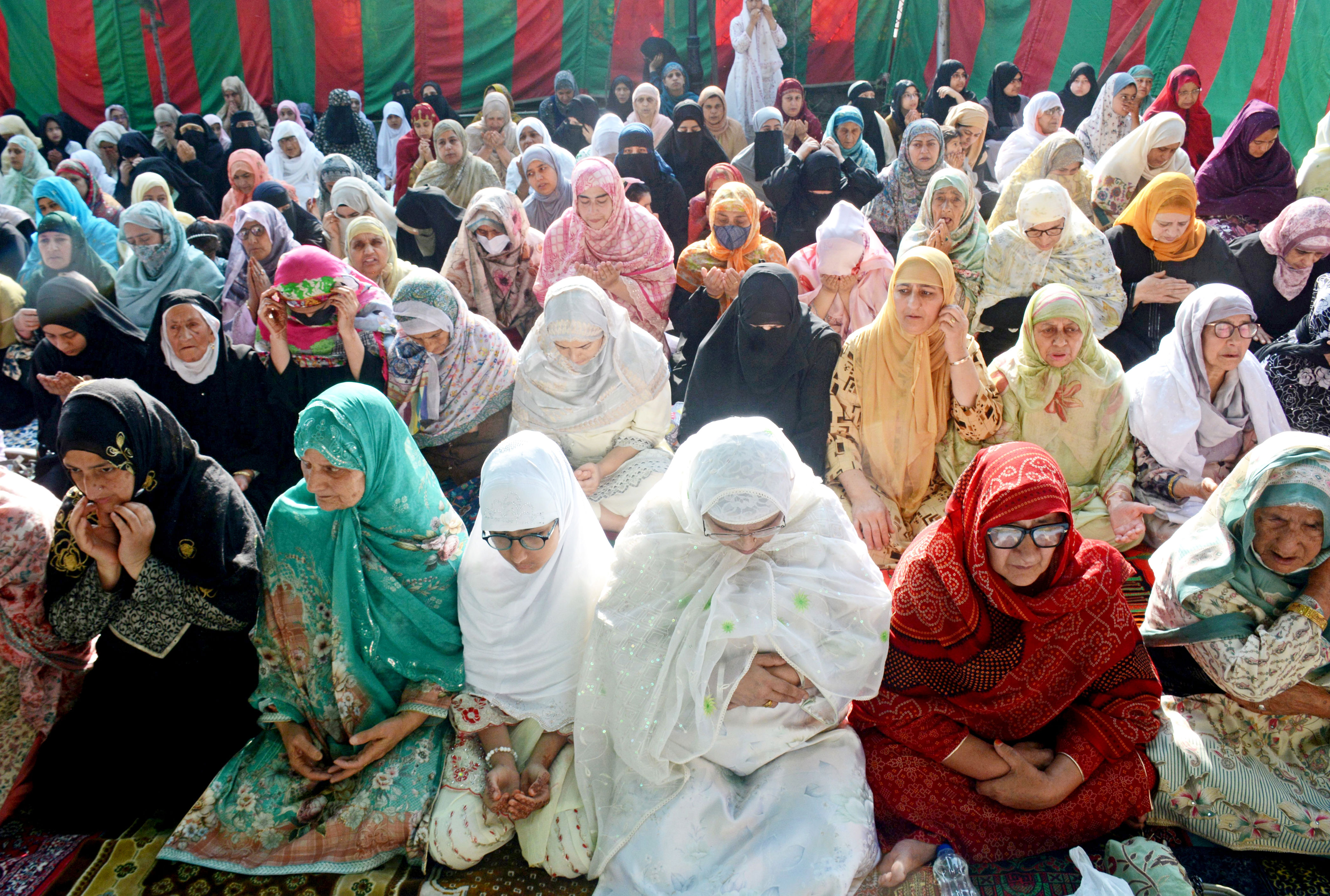 Jammu-Kashmir celebrates Eid-ul-Azha with prayers for global peace