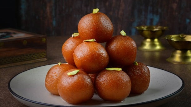 Japan's foreign minister gives a sweet shoutout to gulab jamun before ...