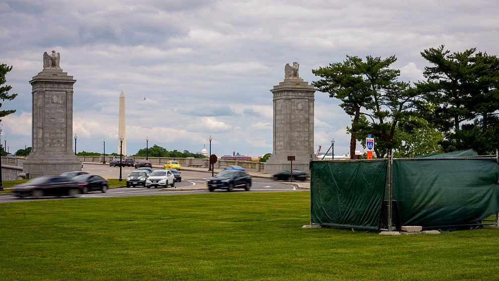 Trump faces veteran outrage over Memorial Day conduct, Arlington arch plan