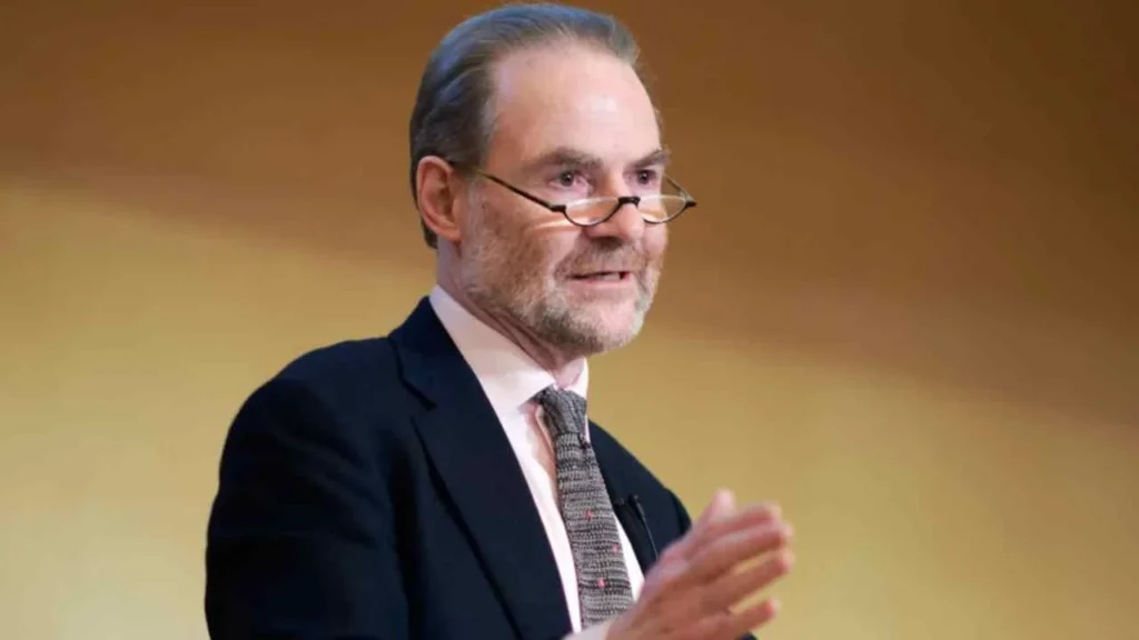 Reconocen en España al británico Timothy Garton Ash