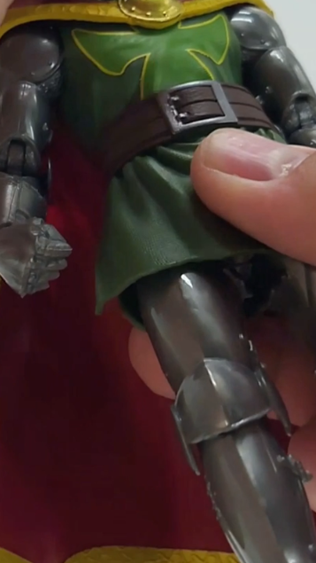 Discussing accessories and what this figure is missing
