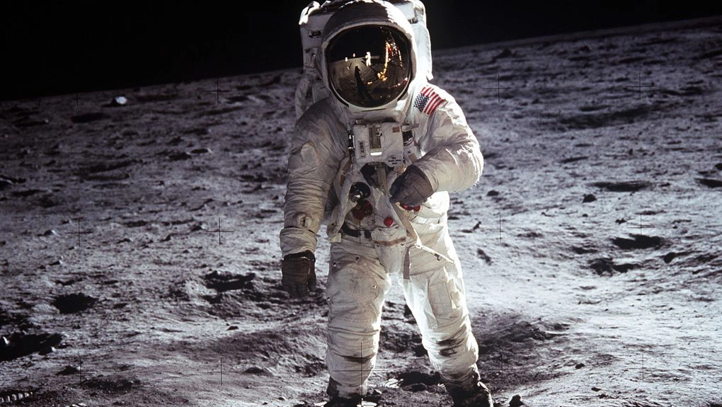 Apollo 11: The first crewed moon landing