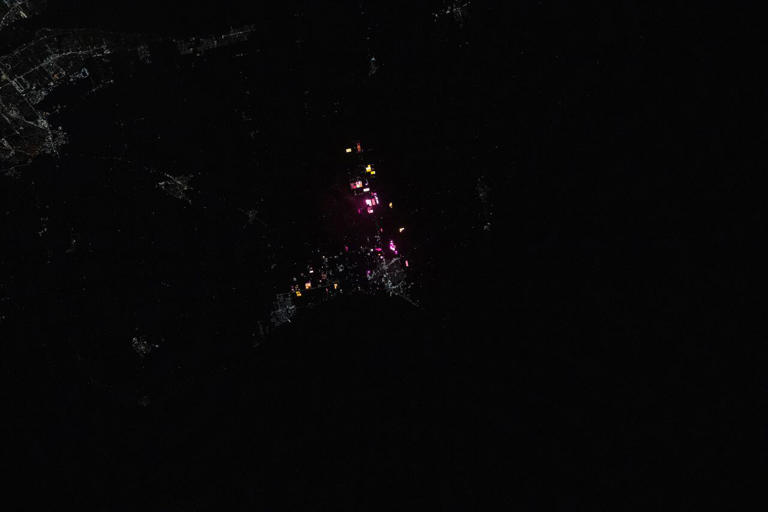 The hot pink glow seen from space: Why these Ontario greenhouse lights ...
