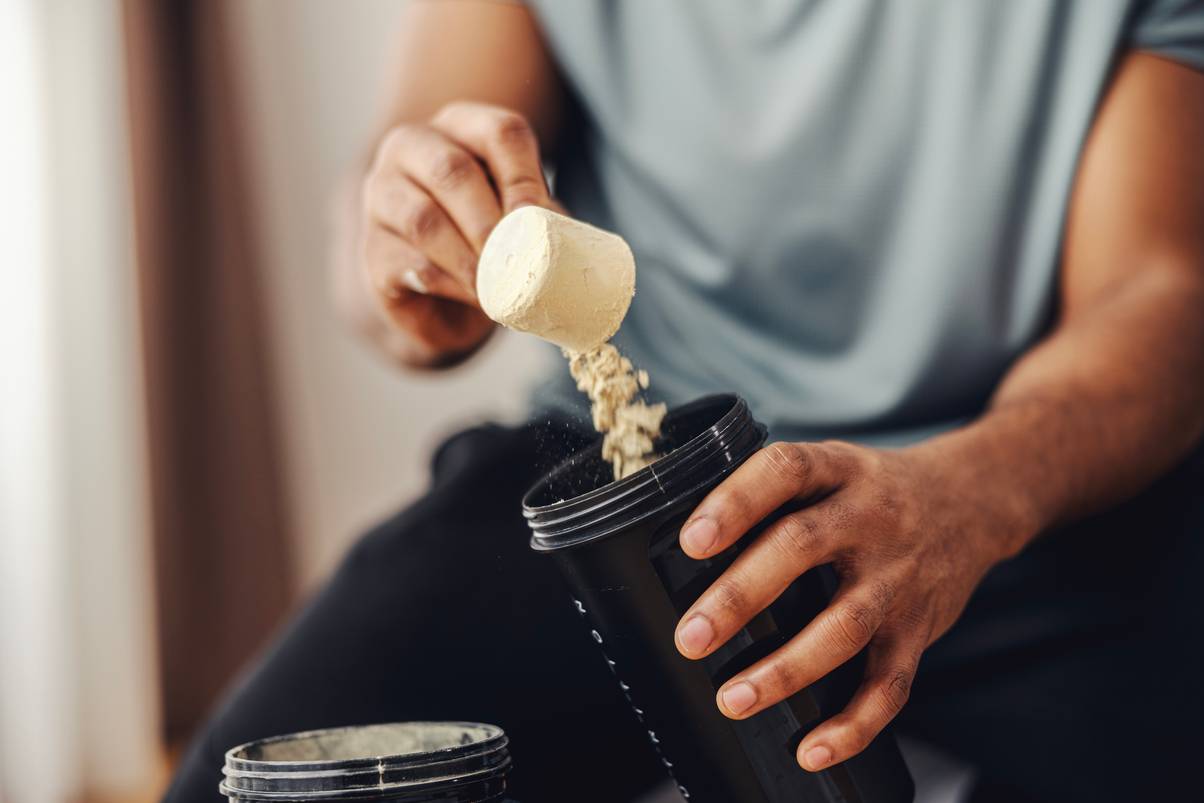 Complete beginner takes creatine for 30 days to show off the impact it ...