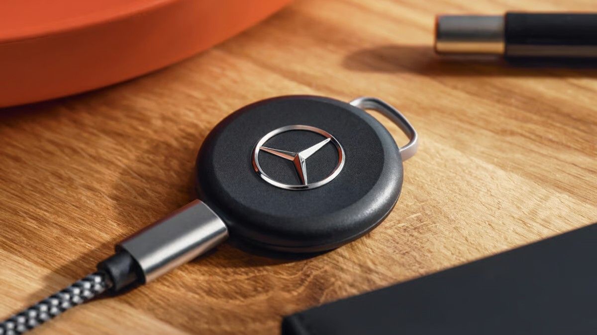 This Mercedes-branded Chipolo tracker fixes one annoying AirTag problem