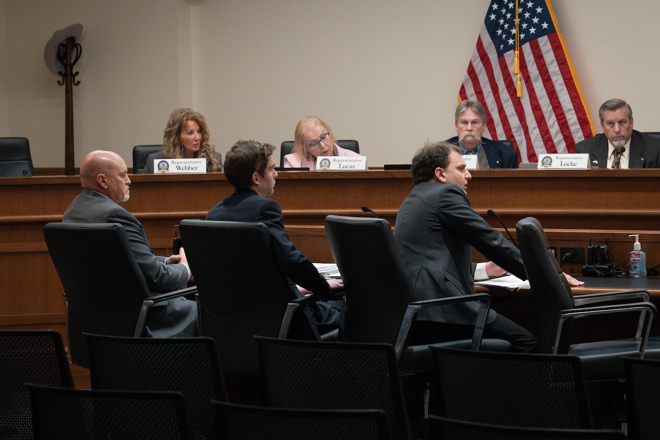 Wyoming lawmakers unmoved by Gray’s calls to reexamine electoral maps