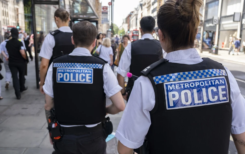 Manhunt for escaped robber as UK steps up gang crackdown