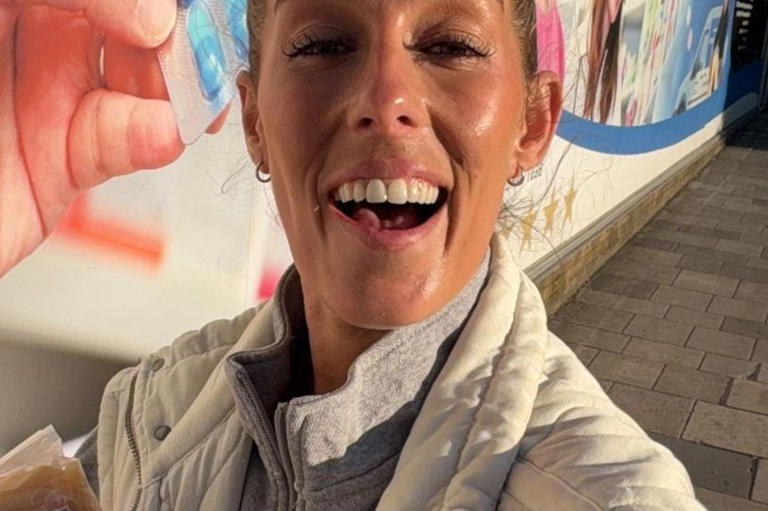 Bride loses front tooth days before wedding after pizza order mistake