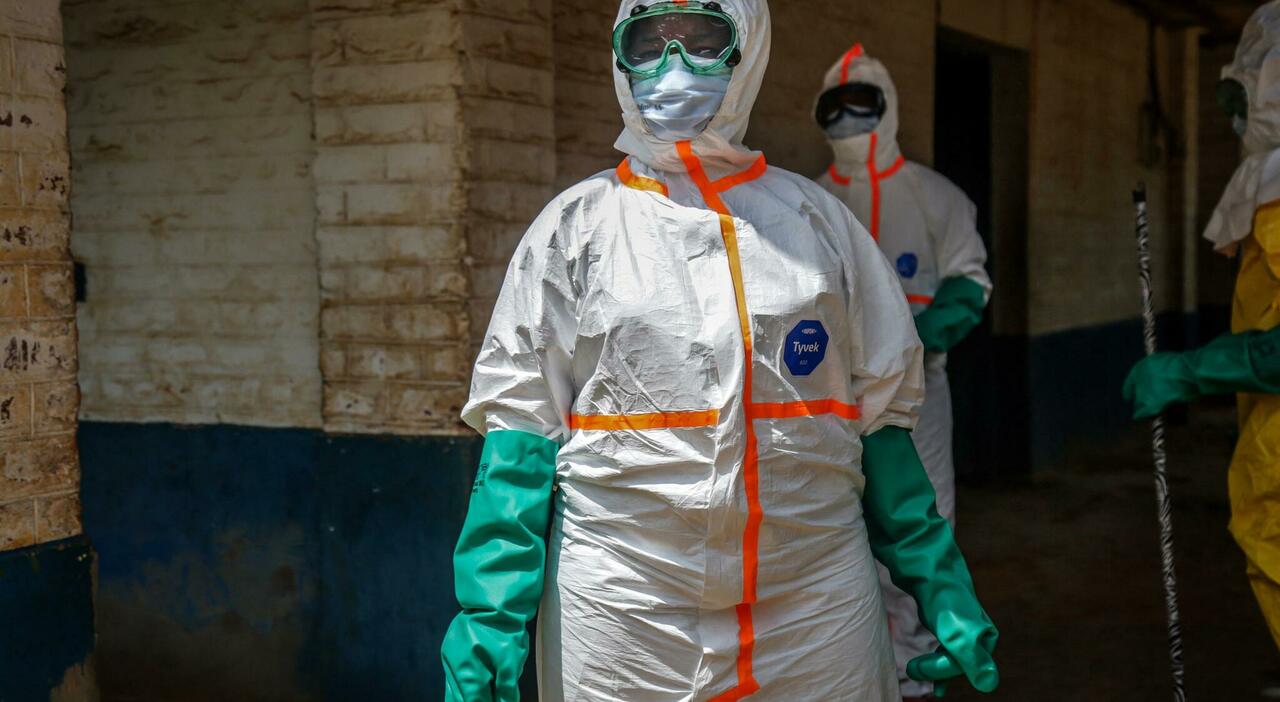 Ebola, chirurga rientra in Italia dopo il contatto con pazienti infetti ...