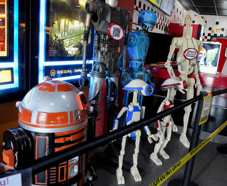 Droids descend on Regal Cinema in Hudson for newest Star Wars movie