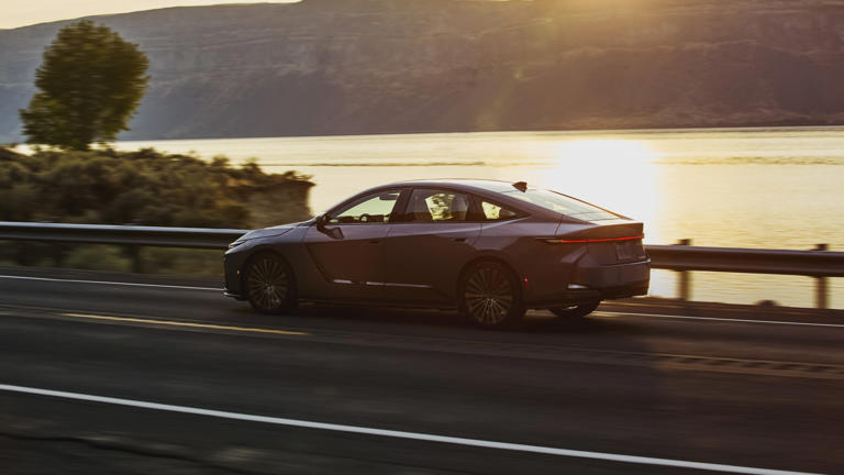 2026 Lexus ES 350e and ES 500e first drive review: A confident step ...