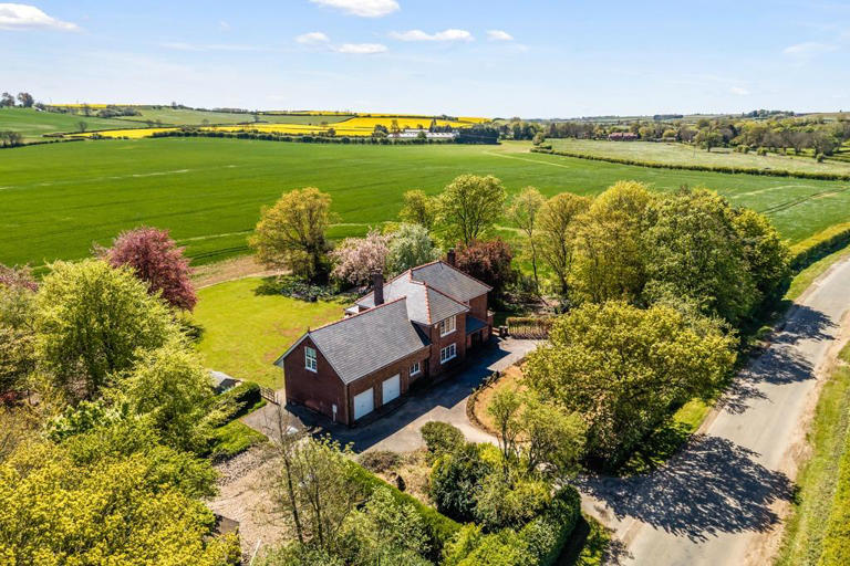 Rare opportunity to purchase 1,300-acre farm on the Lincolnshire Wolds ...