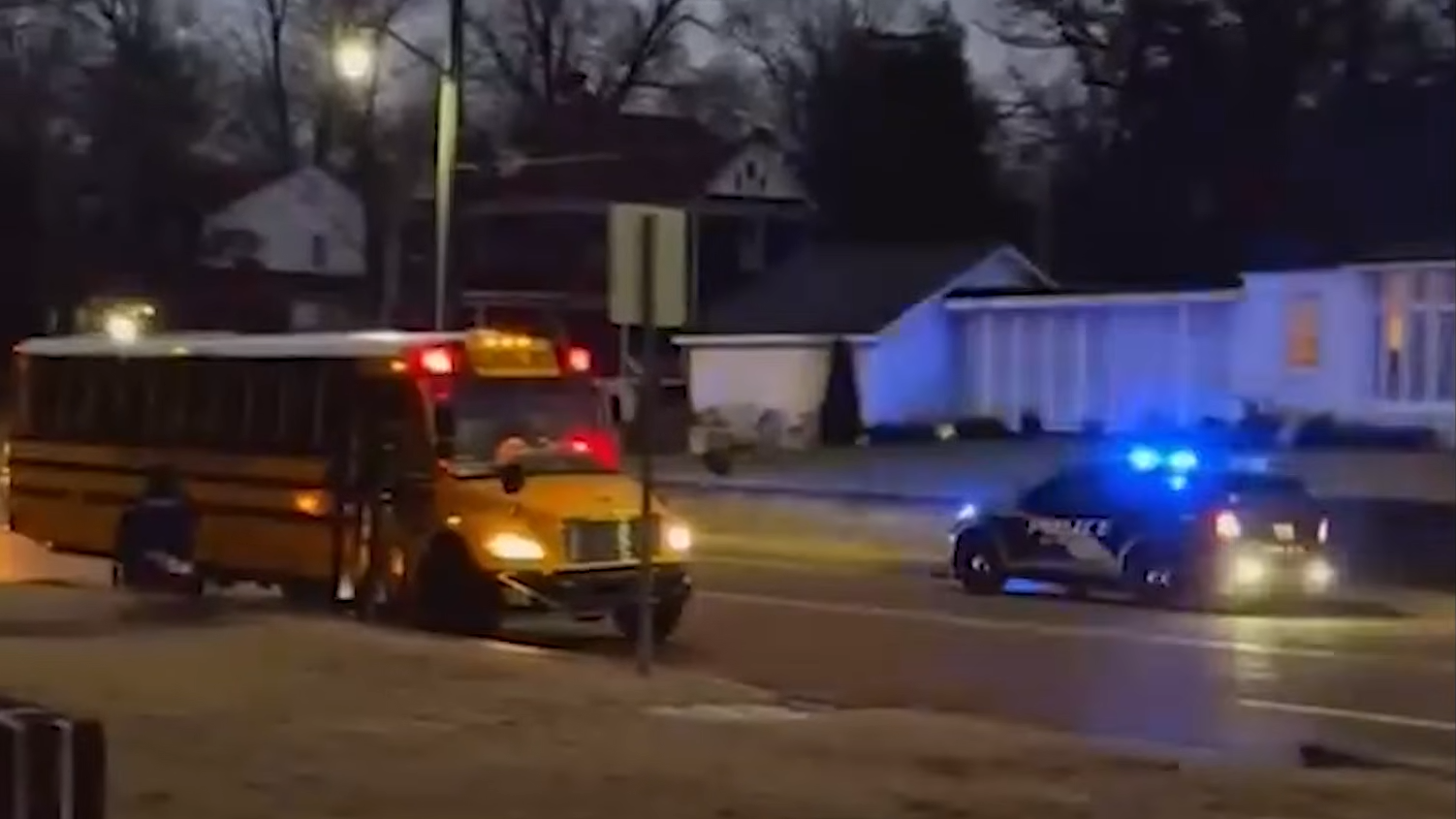 Armed robbers get destroyed by instant karma