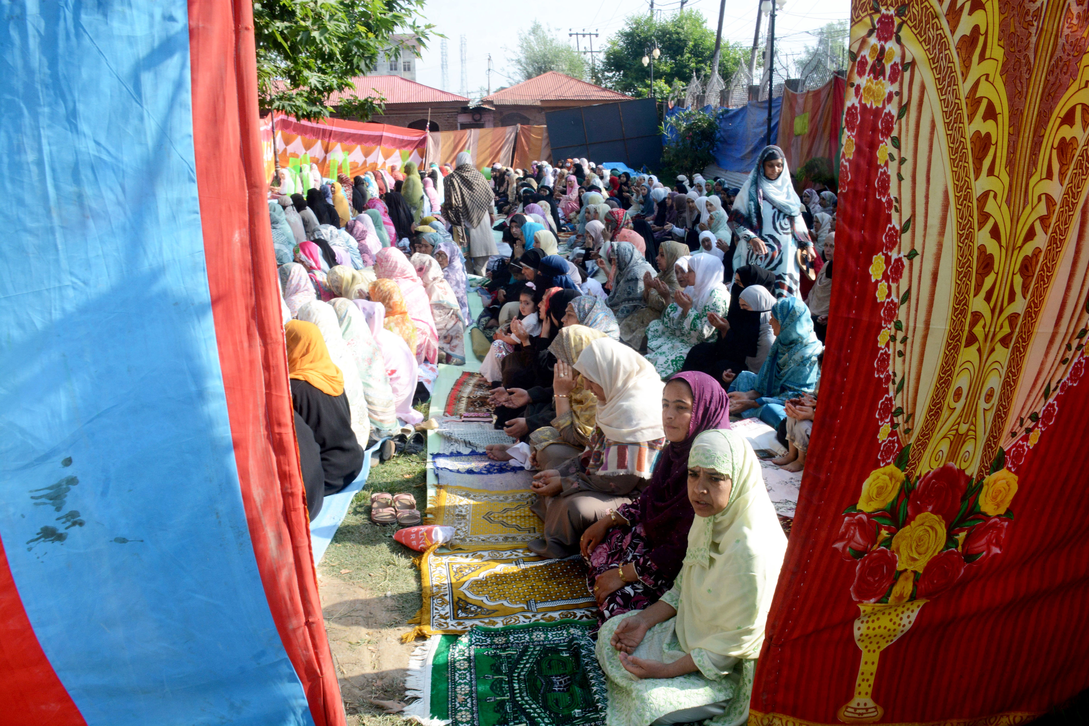 Jammu-Kashmir celebrates Eid-ul-Azha with prayers for global peace