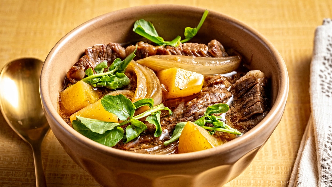 Slow-cooked beef stews for cozy nights