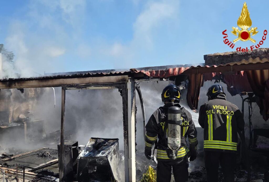 Fiamme in via Bagni di Sant’Agostino: attimi di paura per l’incendio a ...