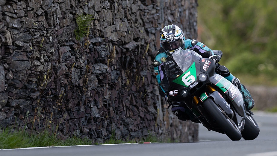 Isle of Man TT closes Parliament Square after crash injures nine