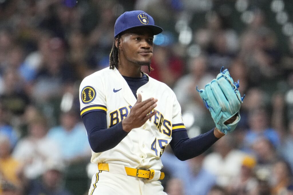 Brewers manager Pat Murphy calls out player after on-field embarrassment