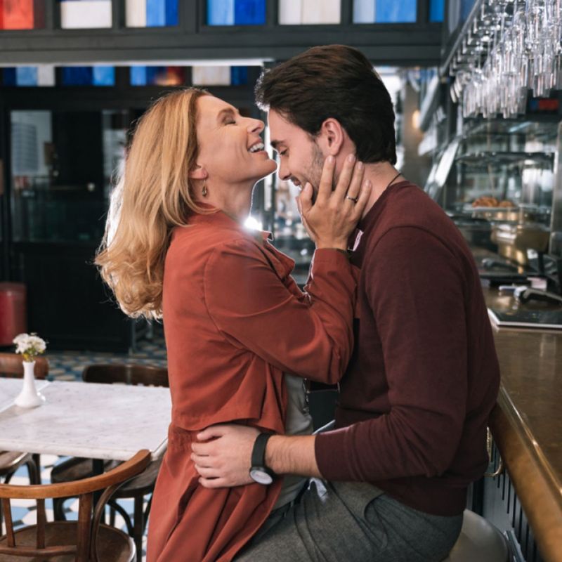 16 real reasons men are choosing older women more than ever