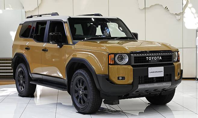 2.4L turbo, full-time four-wheel drive, electronic lockers ...
