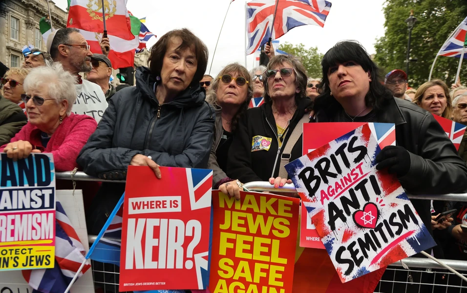 Former synagogue head to leave UK over rising antisemitism