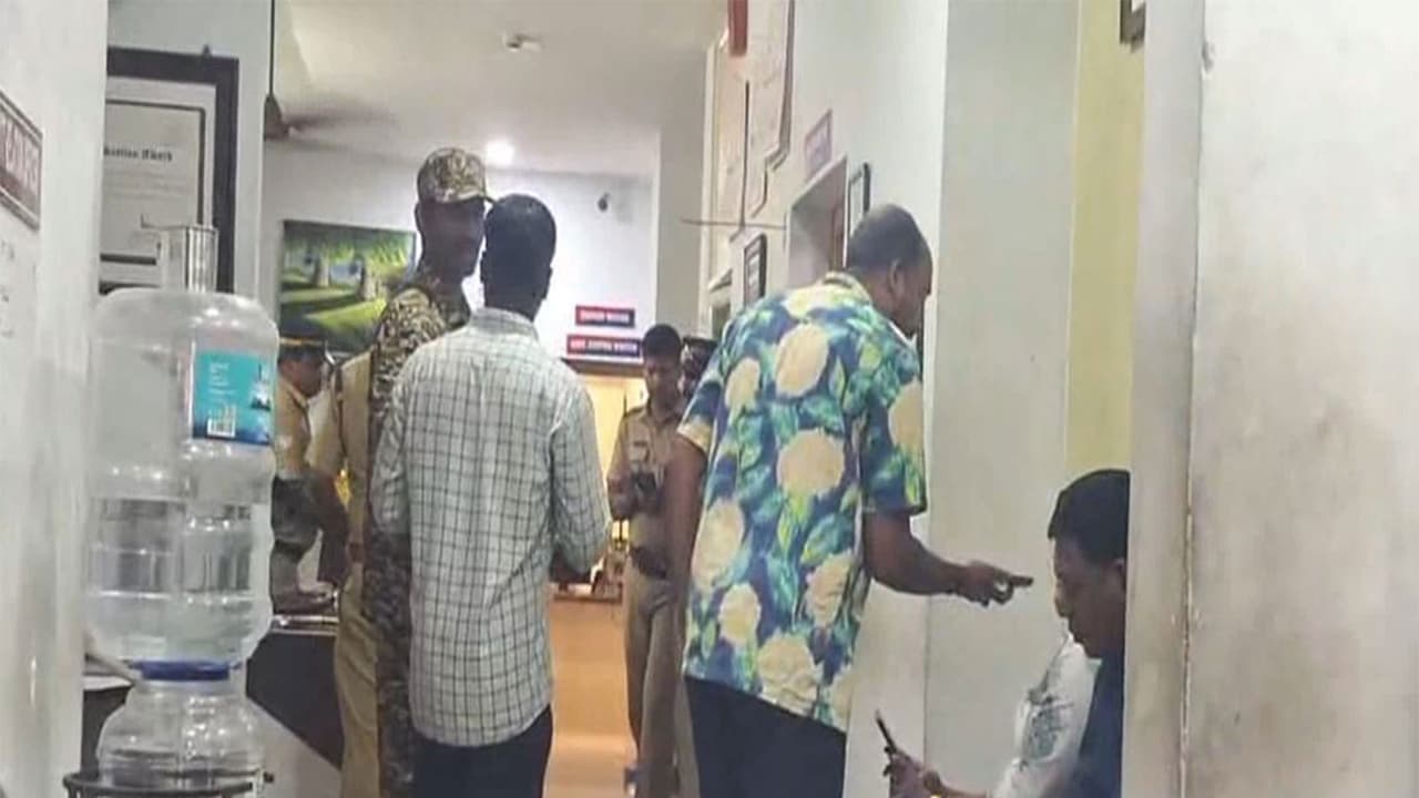 ED convoy attacked after raid at Pinarayi Vijayan's Kerala residence