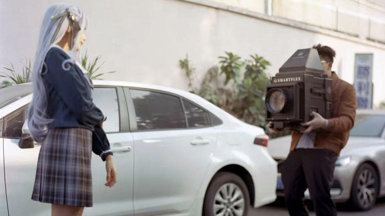 Meet the world’s largest SLR camera. This is the first 8x10in SLR in ...