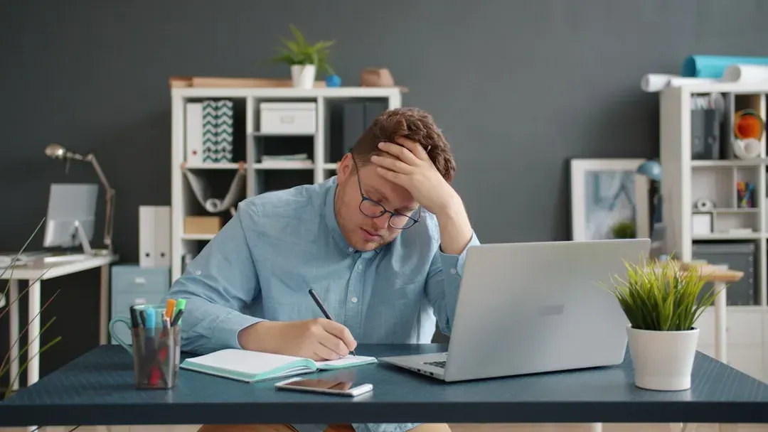 12 signs a man is quietly burning out without realizing the damage