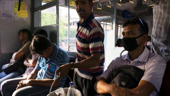Railways confirm viral train samosa seller was unauthorised