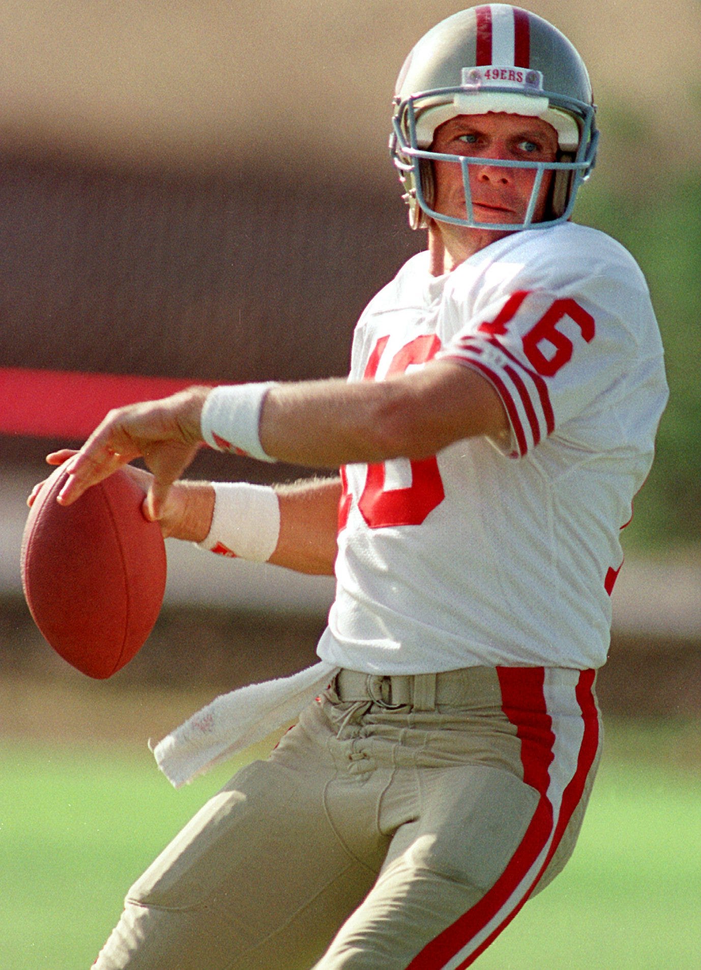 Honoring the greatest players of the NFL in photos