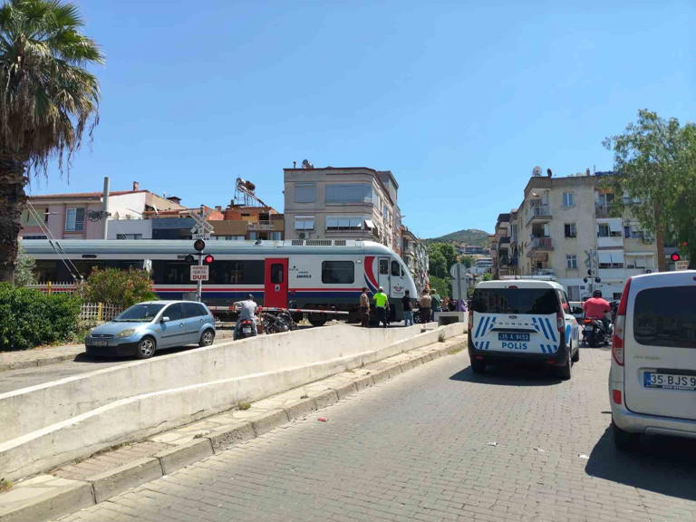 Trenin altında kalan yaya ağır yaralandı