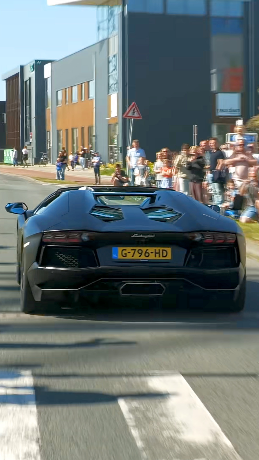 Which supercar has the loudest acceleration sound?