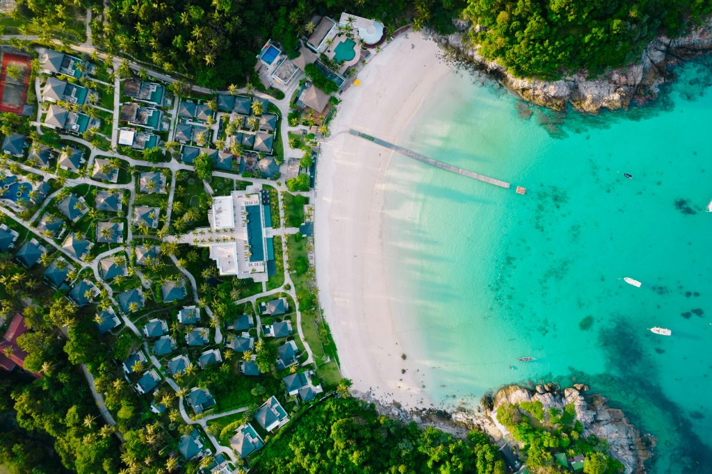 Reasons why a visit to a private island beats a major port