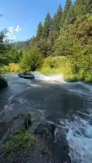 The mini jet boat that makes lakes look like oceans