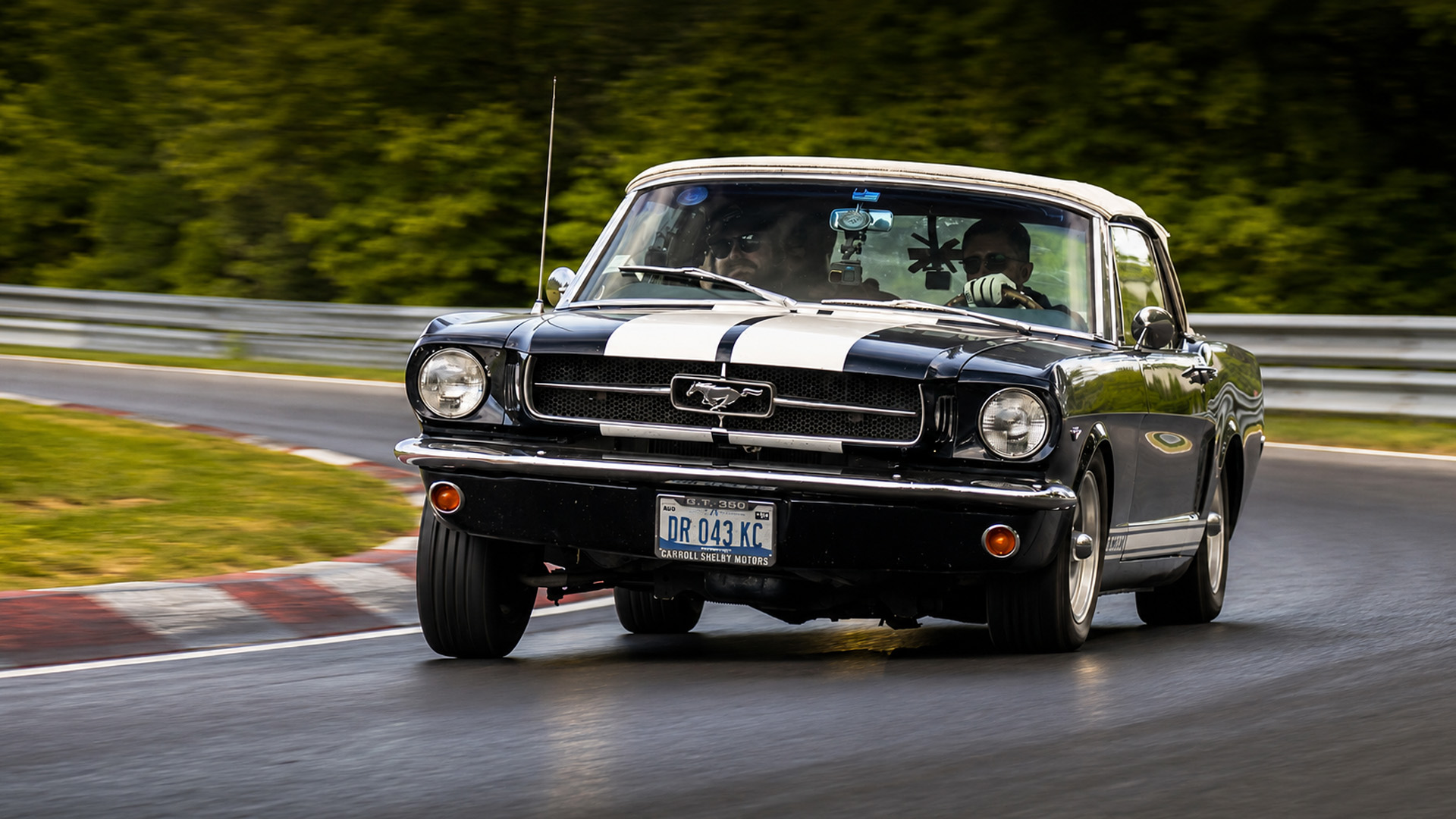 Vintage Ford Mustang gets wild at the Nürburgring circuit