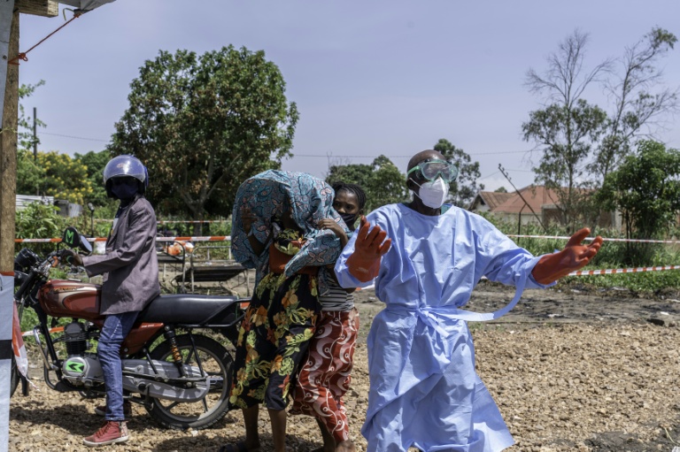 Health workers battle with few resources on DR Congo's Ebola front line