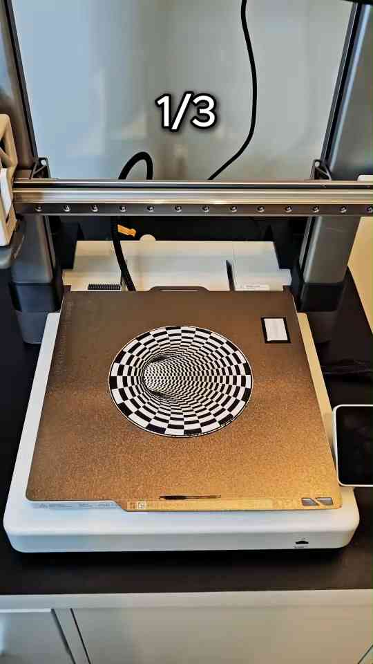 Three mind-bending 3D printed optical illusions