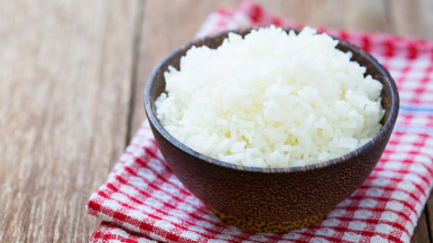 Los mejores chefs coinciden: el arroz blanco no se hace con agua, hay ...