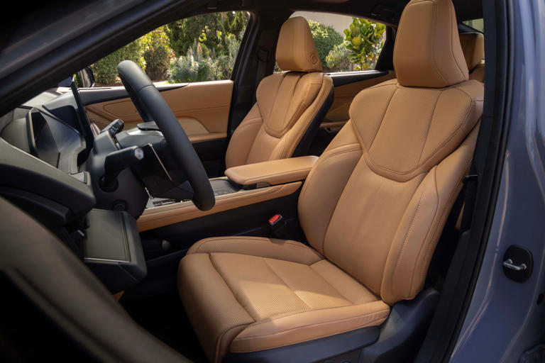 2026 Lexus ES first-drive review: An honest luxury sedan, now in EV and ...