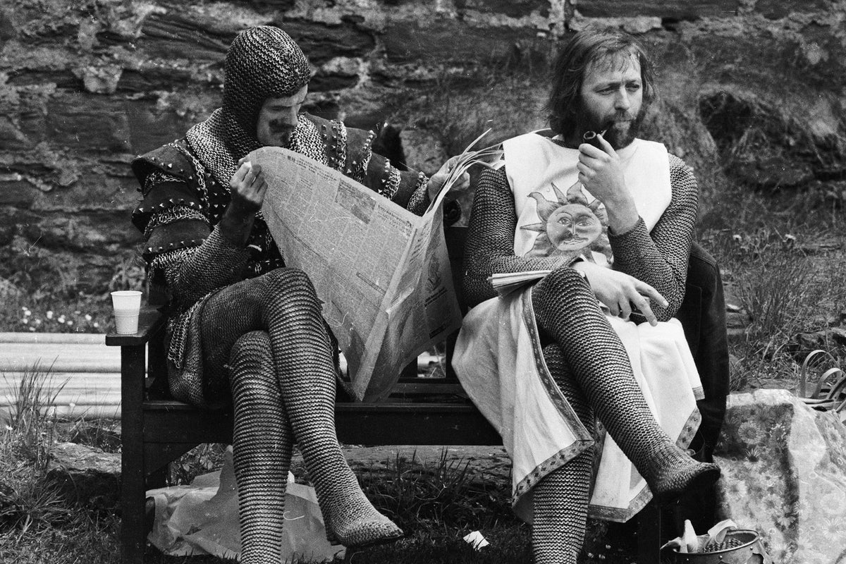 Monty Python and the Holy Grail to go on tour