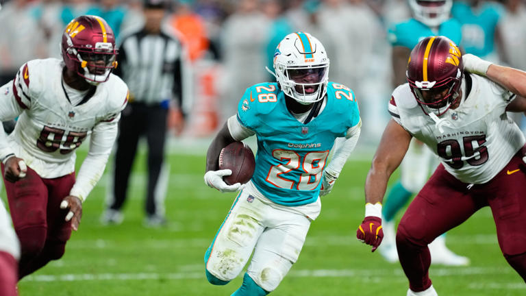 De'Von Achane had shoulder cleaned up, not ready for full workload yet