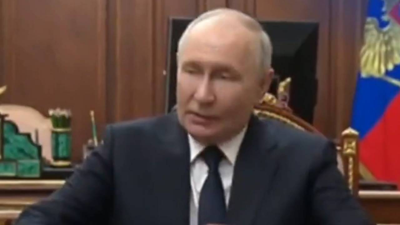 Putin body double revealed after Russian chief slips up live on camera