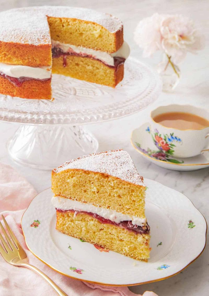 17 British cakes that defined tea-time baking