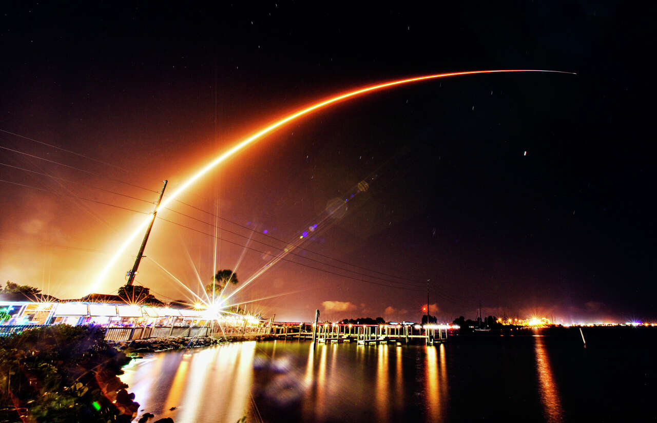 SpaceX wins $2.29B Space Force contract for military satellites ahead ...