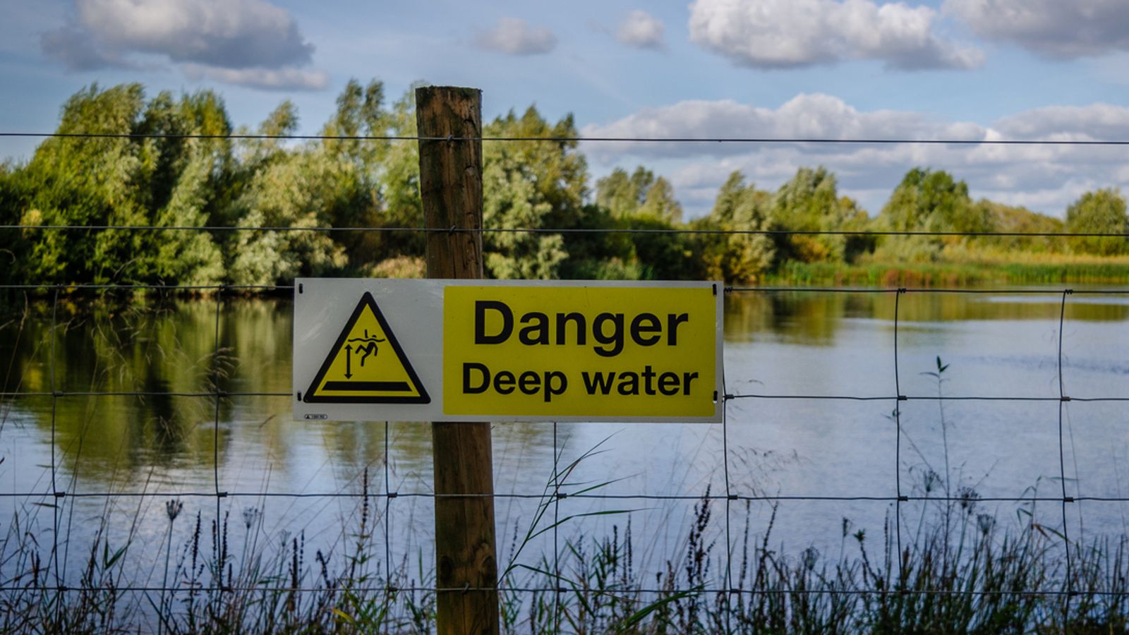 Safety warning after heatwave deaths - but what is cold water shock?