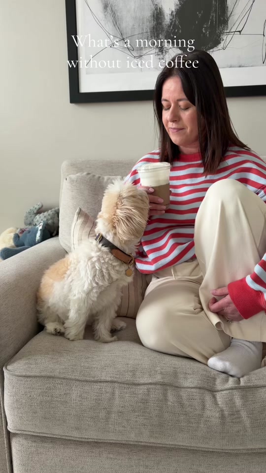 This dog needs a treat before pooping every single time