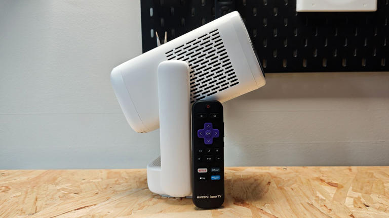 Aurzen D1R Air Roku TV smart projector review